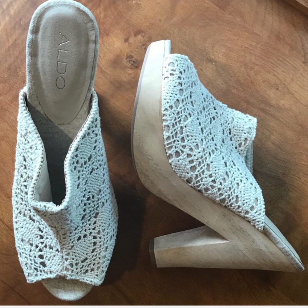 Aldo Crochet Boho Wooden Platform Mules Size 10 - Gem